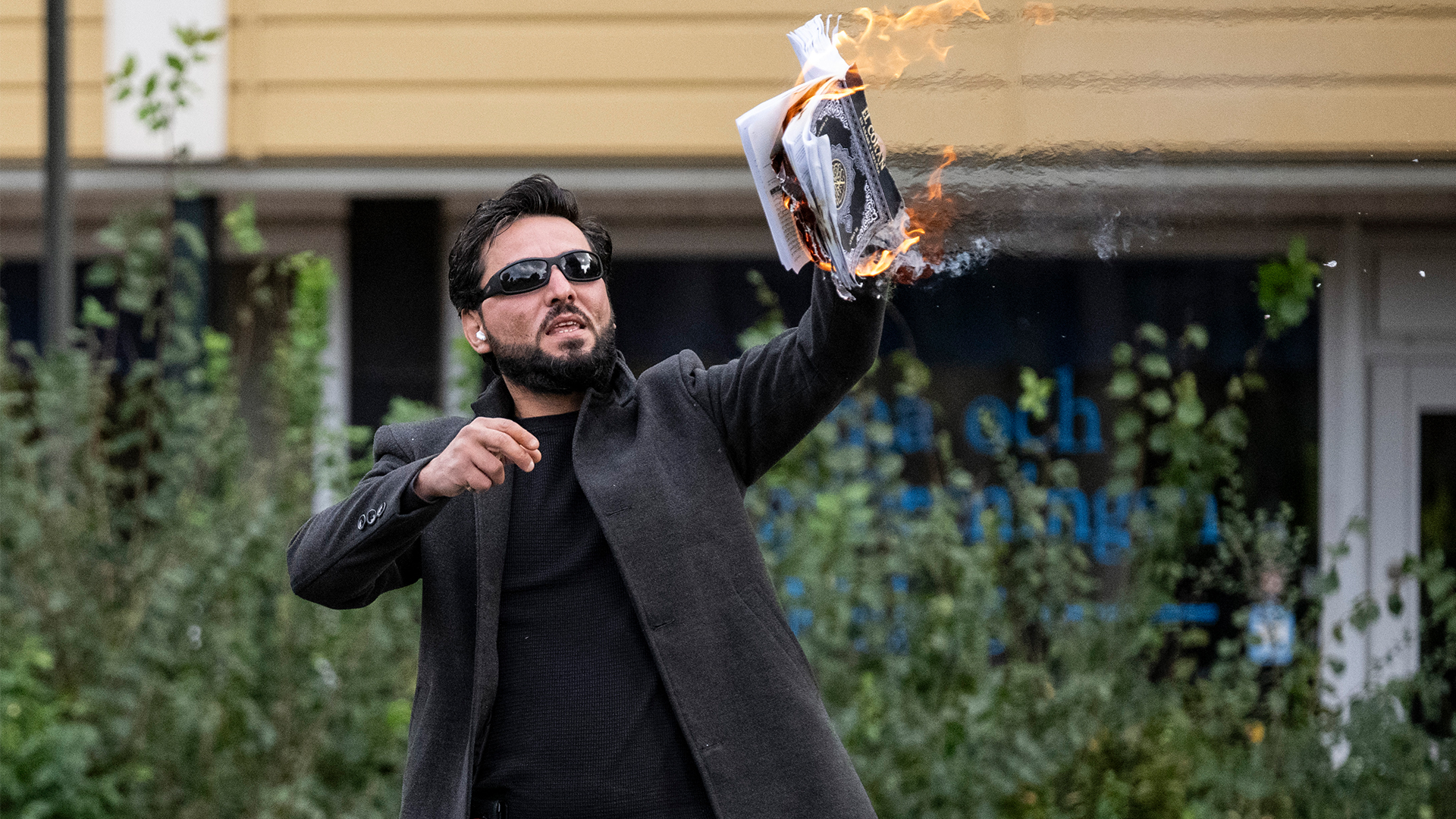 Koranbrännaren Salwan Momika får nytt uppehållstillstånd