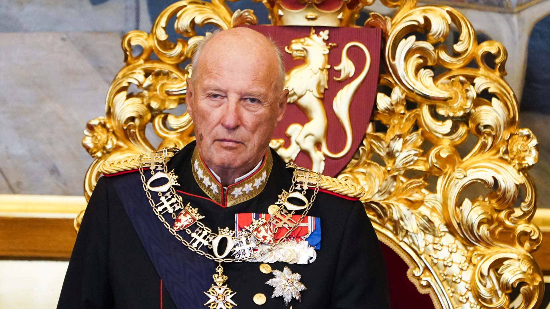 Kung Harald har fått tillfällig pacemaker