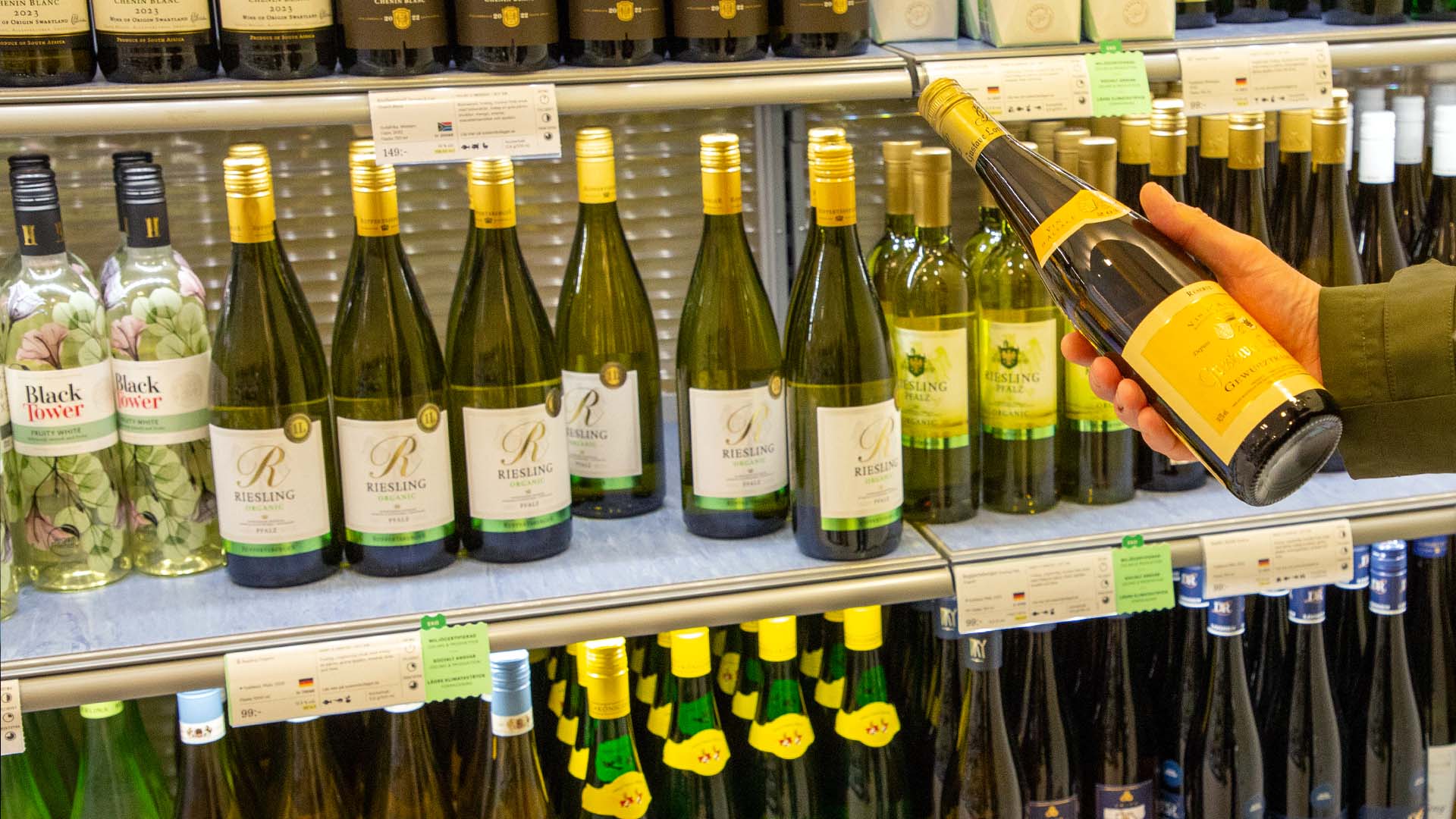 Statsministern vill sänka åldersgränsen på Systembolaget