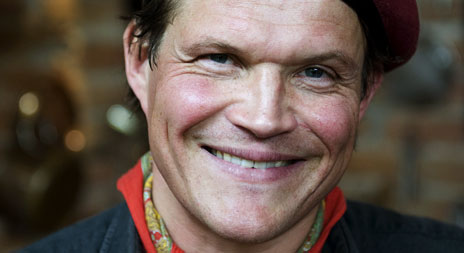 Per Morberg, Markus Aujalay och Leif Mannerström är domar...