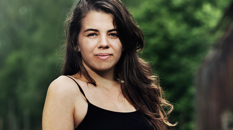 Elsa studerar gärna sociala sammanhang