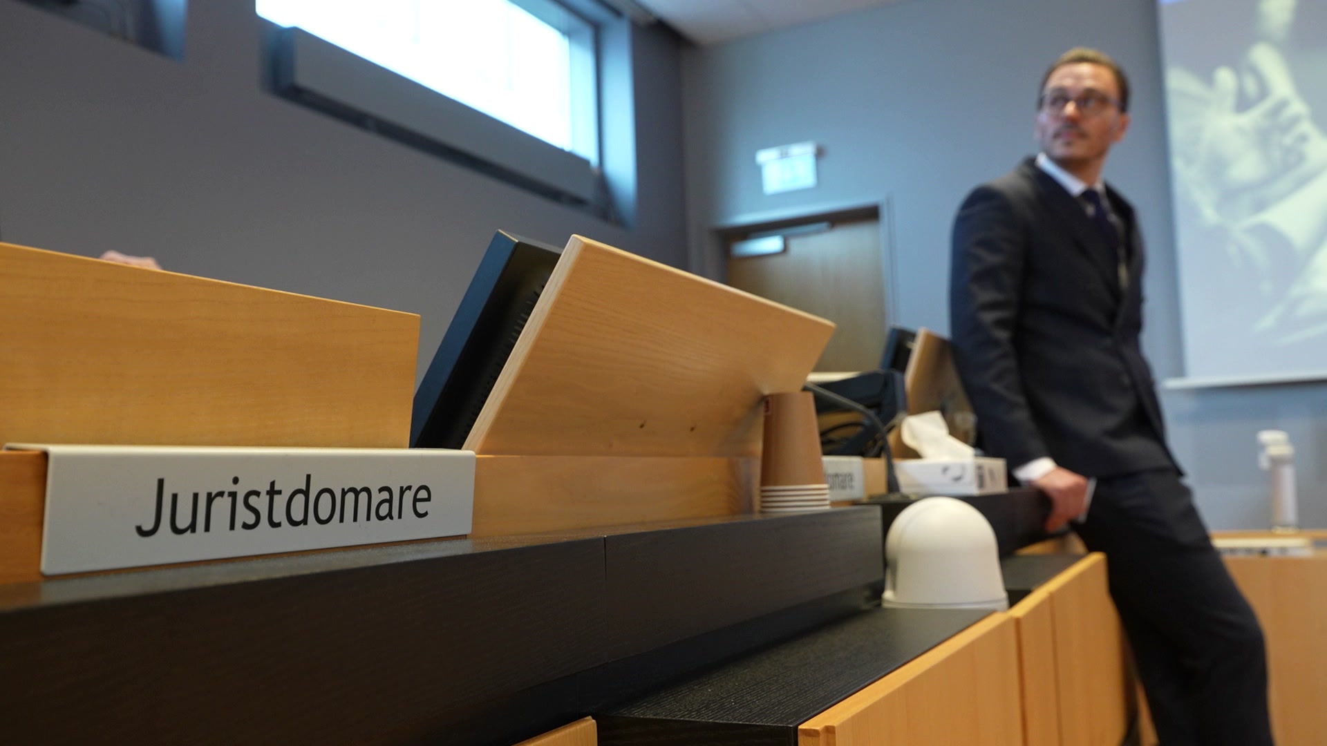 Få med utländsk bakgrund är jurister – unga ska lockas