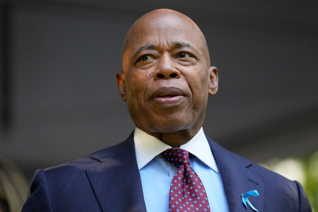 New Yorks borgmästare hoppar av valkampanj