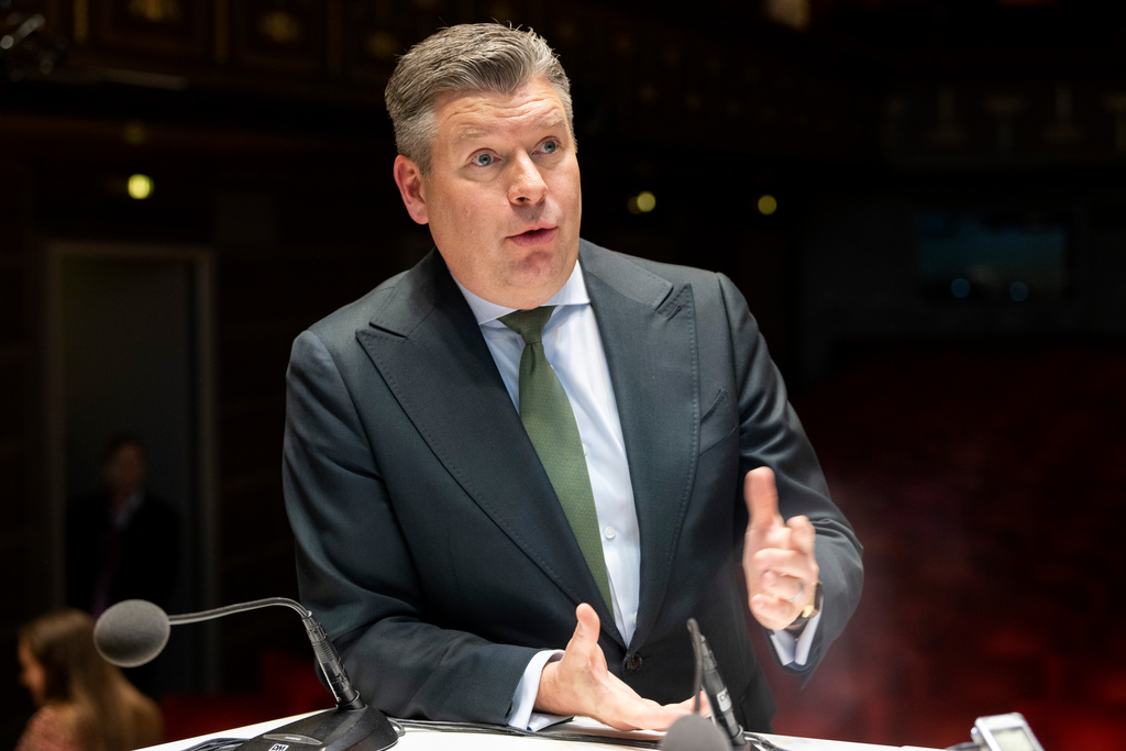 Bara en storbank satsar på kärnvapen