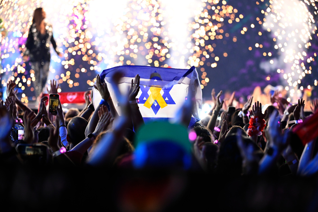 V-politikern: SVT bör bojkotta Eurovision