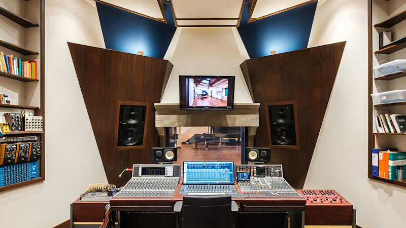 Building a successful studio with visionary Francesco Ponticelli ...