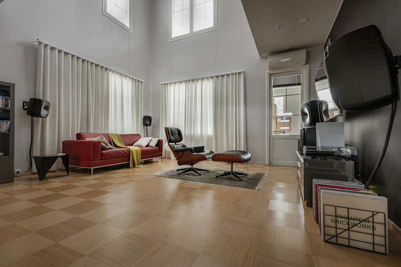 Home is where The Ones are - Genelec.com