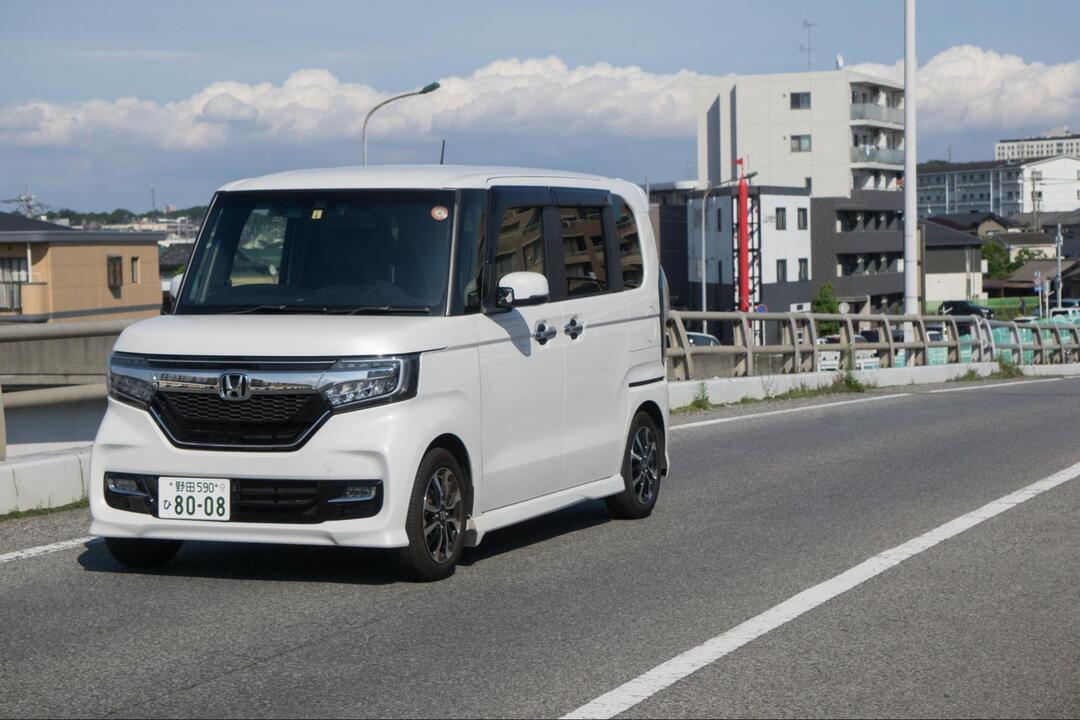 N-BOXのドラレコ取り付けは自分でできる？手順や工具をご紹介｜Seibii