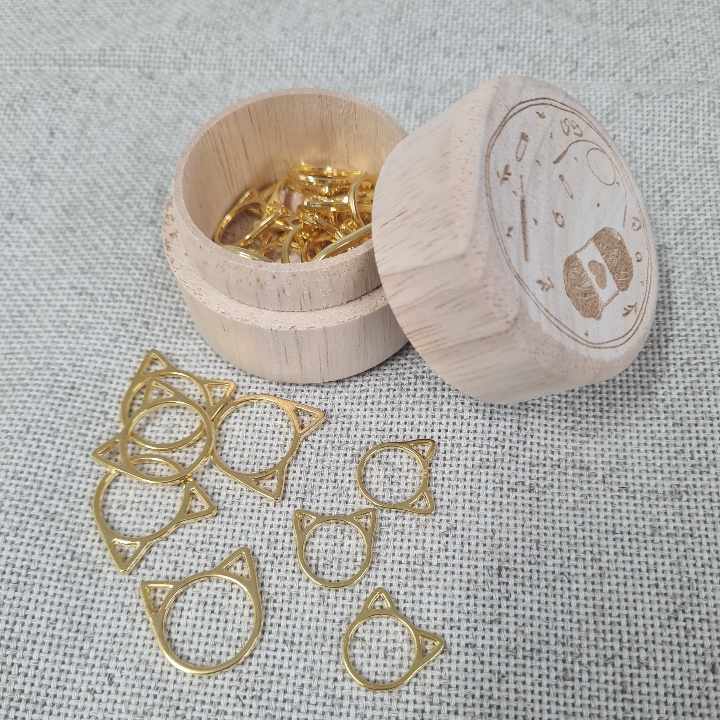 Cat stitch markers - lge and small in wooden container | Craftee Cottage