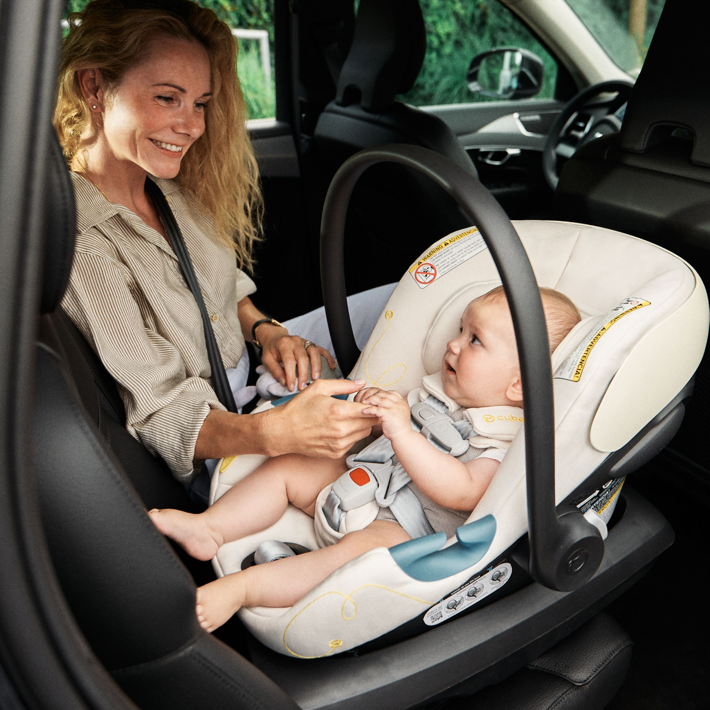 Cybex Aton G SensorSafe - Moon Black | Babylist Shop