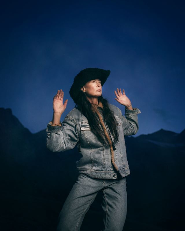 Bally Curling胶囊系列：冬季雪地鞋履及成衣