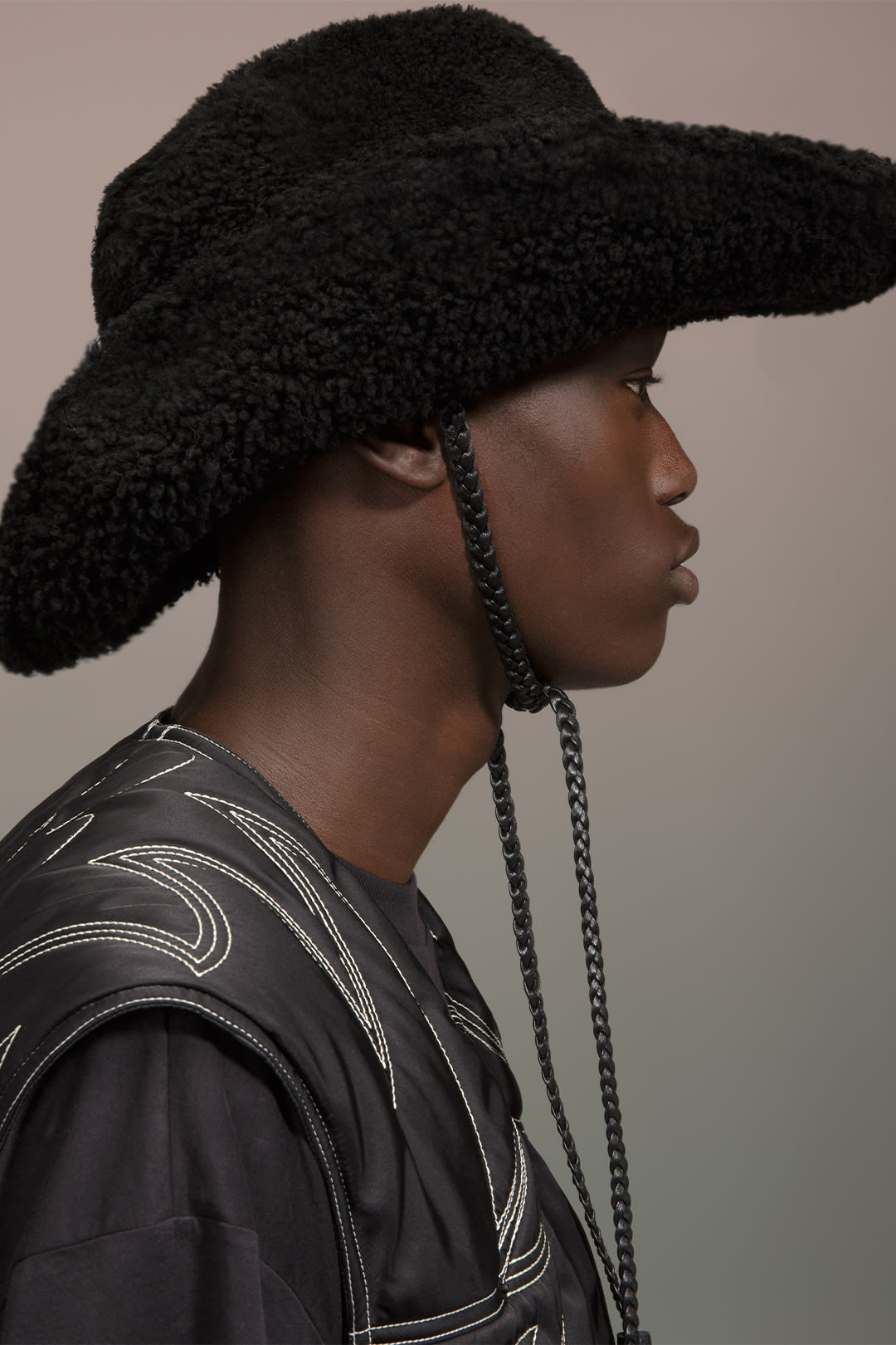 Bally Curling胶囊系列：冬季雪地鞋履及成衣