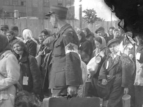Museio | Henryk Ross's Photographs of the Lodz Ghetto (1940-44)
