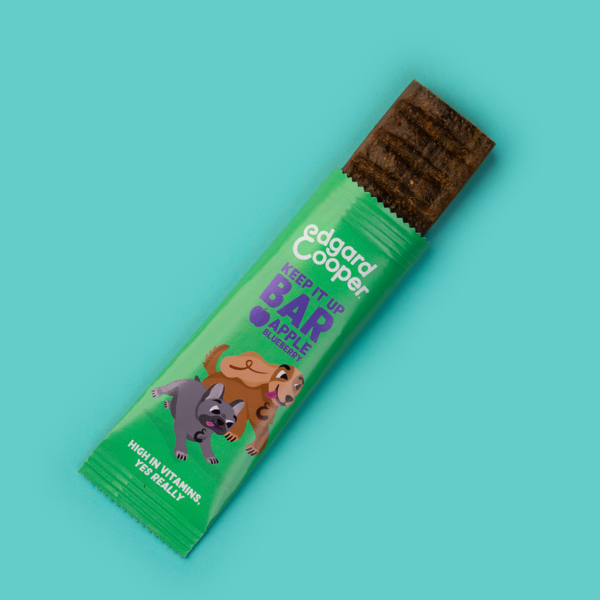 Keep it Up Apple and Blueberry Bar | Treats for Dogs | Edgard & Cooper ...