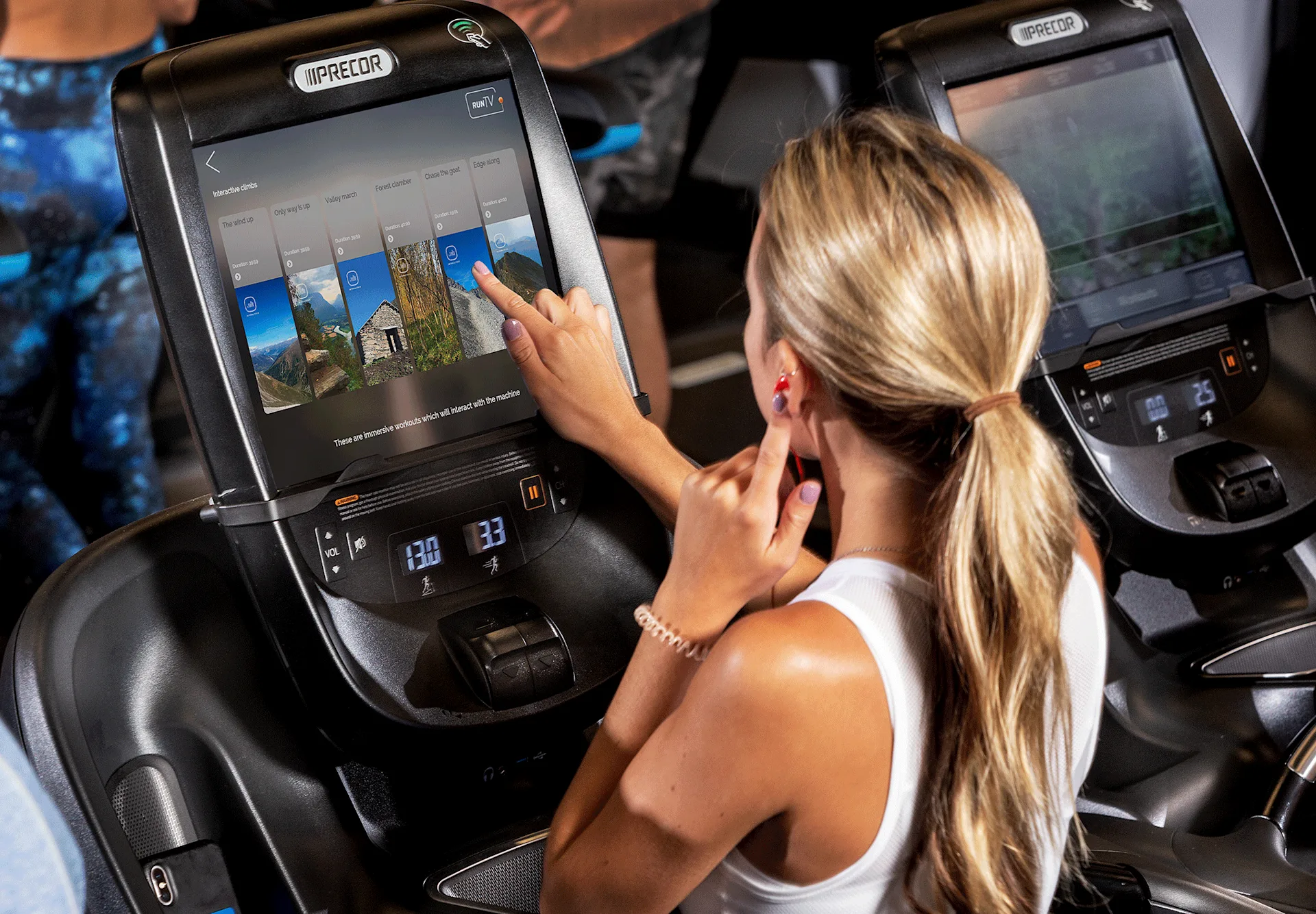 P82 and P62 Touchscreen Consoles | Precor