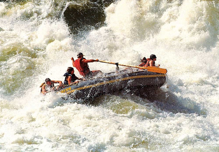 Explore Luxury Zimbabwe Safaris | ROAR AFRICA