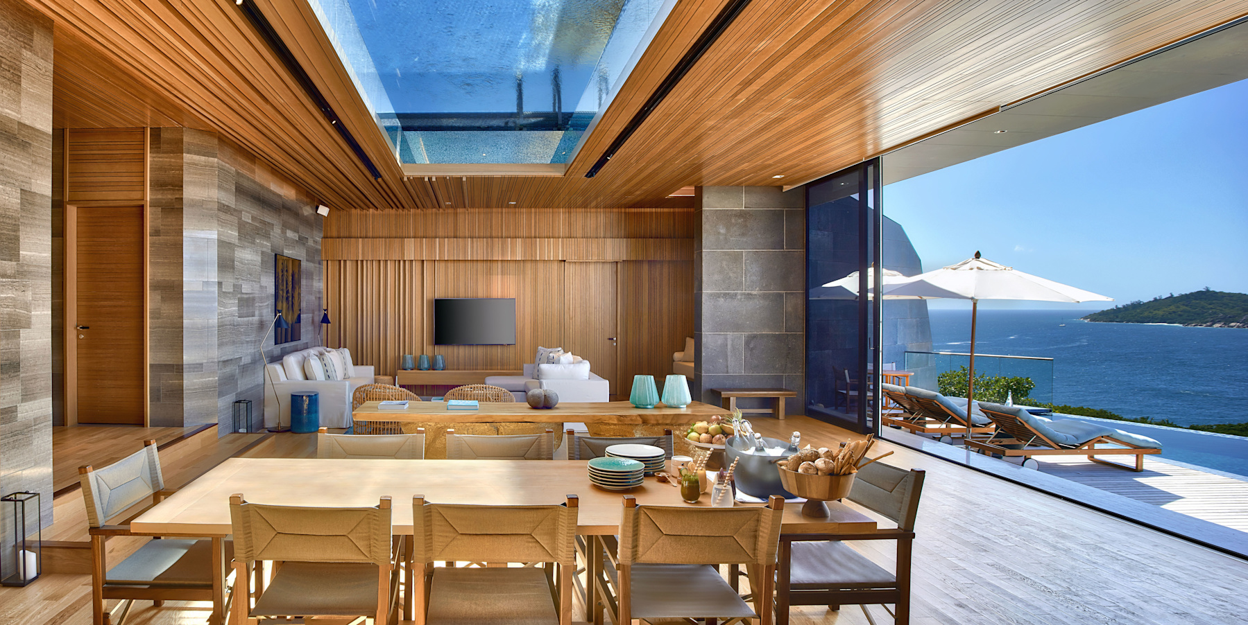 Stay in a luxury African villa | ROAR Destinations | ROAR AFRICA