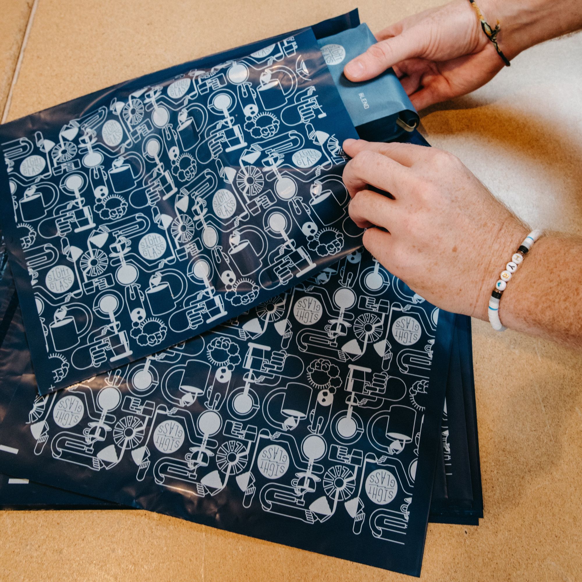 Mailers - Poly Mailers & Paper Mailers | noissue