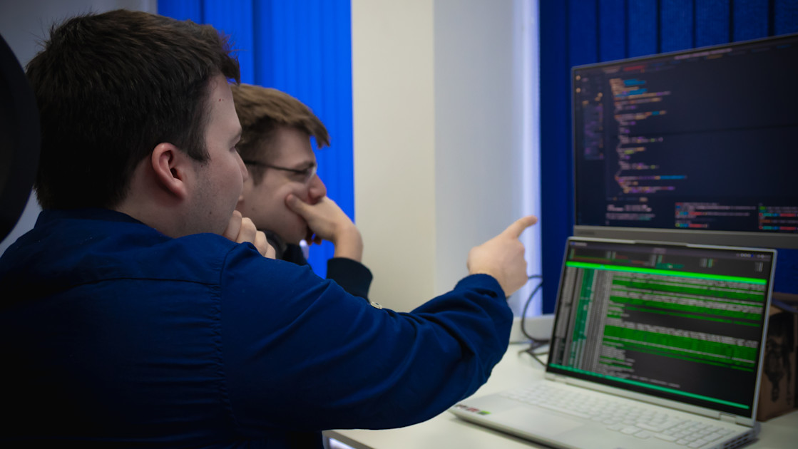 Tips for mentoring Junior-Level Developers | Lexis Solutions