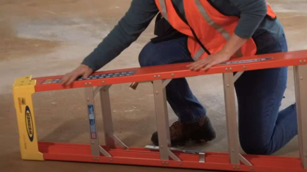 QUICK TIPS #9: Proper Ladder Inspection — MSC Industrial Supply Co.