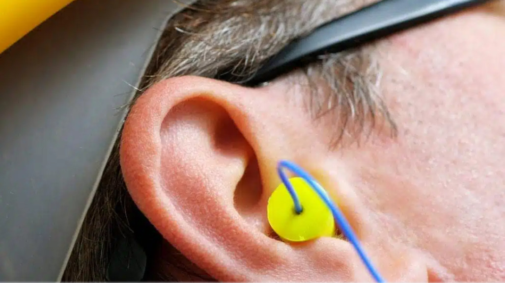 QUICK TIPS #2: How to Properly Insert Disposable Earplugs — MSC ...
