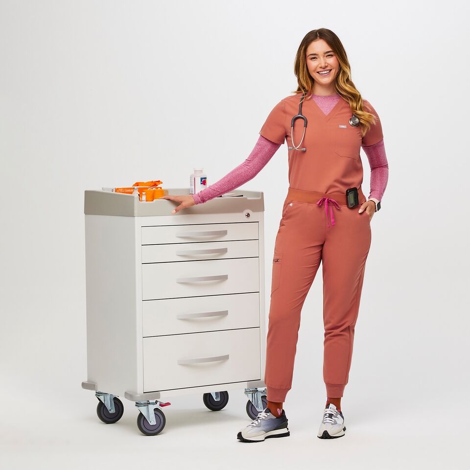 Women's Zamora Jogger Scrub Pants™ - Terracotta · FIGS