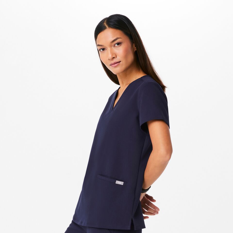Women's Casma Three-Pocket Scrub Top™ - Navy · FIGS