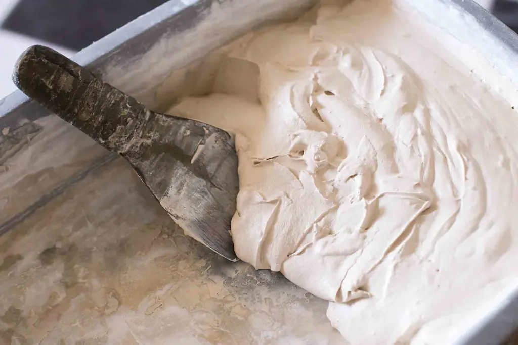 Learn How To Skim a Wall - Skimming Guidance & Tips | Checkatrade