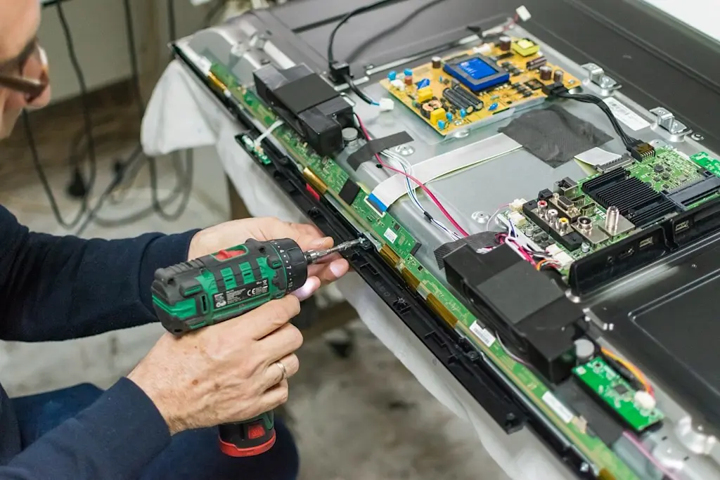 Find TV repair specialists near me | Checkatrade