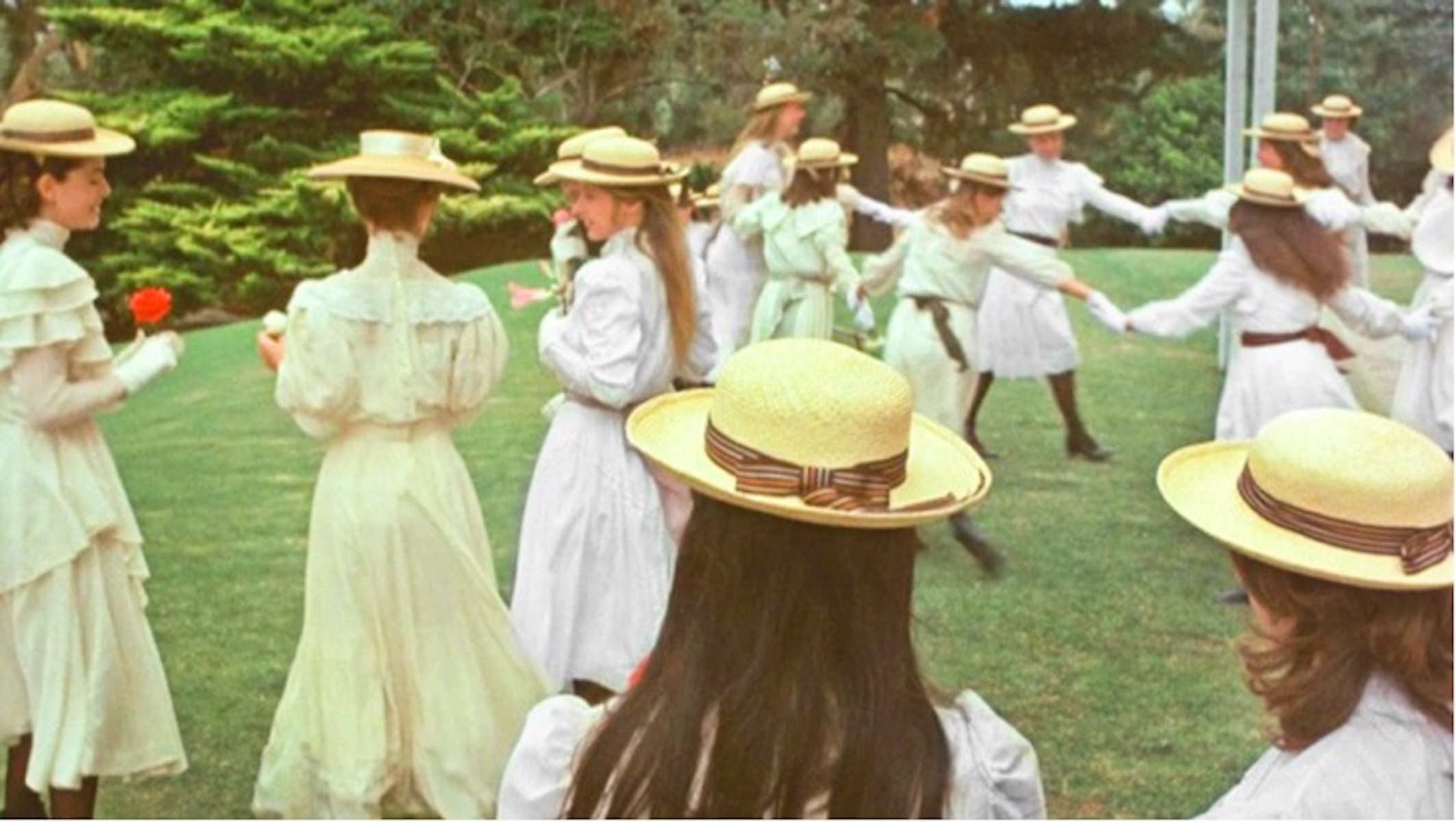 Digital culture and entertainment insights daily: The coquette trend