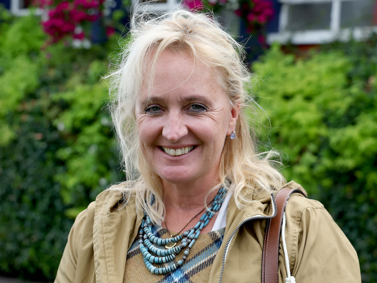 Trainer Heather Main to sing national anthem at Newbury