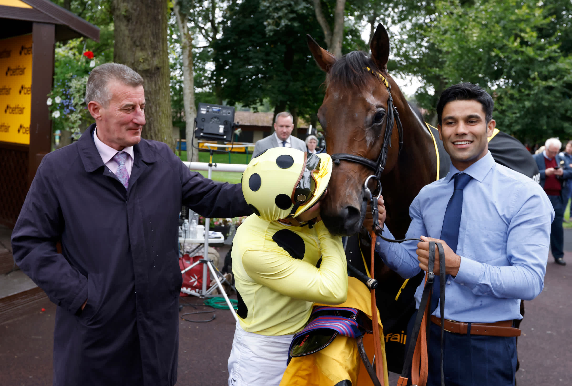 Emaraaty Ana denies Starman in Sprint Cup thriller at Haydock