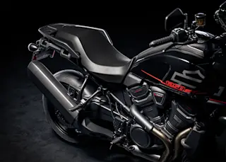 2025 Pan America 1250 ST Motorcycle | Harley-Davidson UK