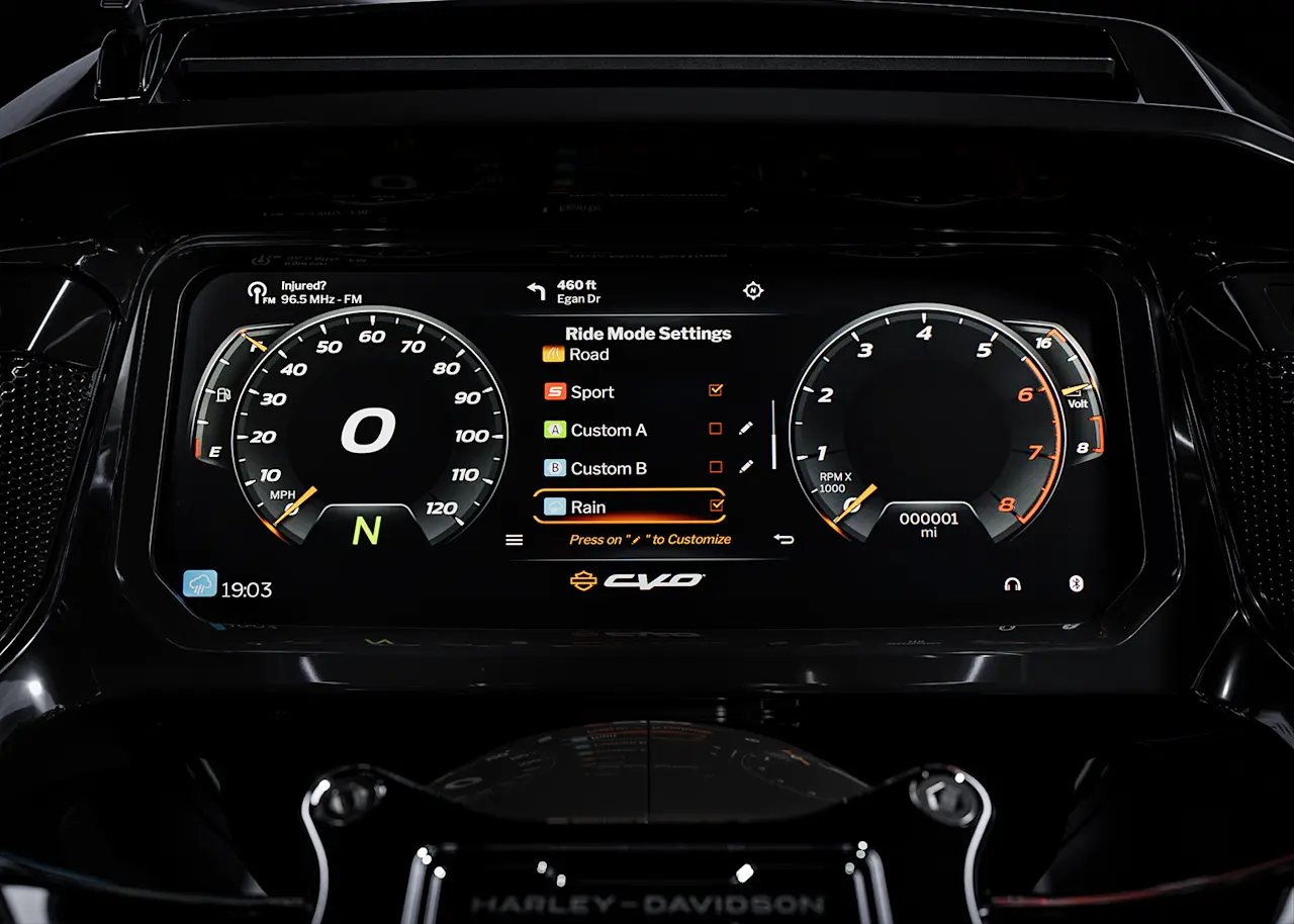 2025 CVO Road Glide | Harley-Davidson DE