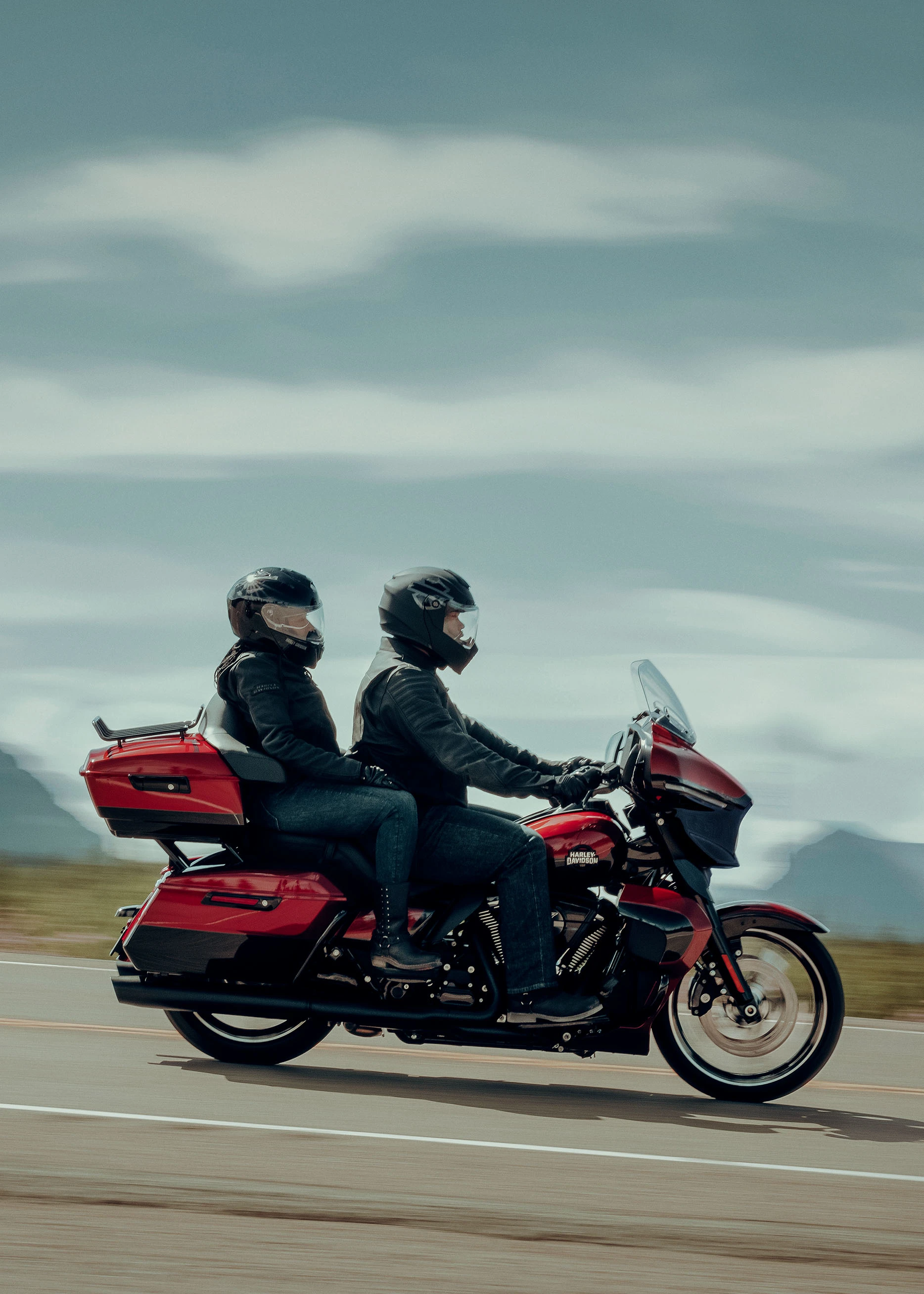 2025 Street Glide Ultra Motorcycle | Harley-Davidson USA