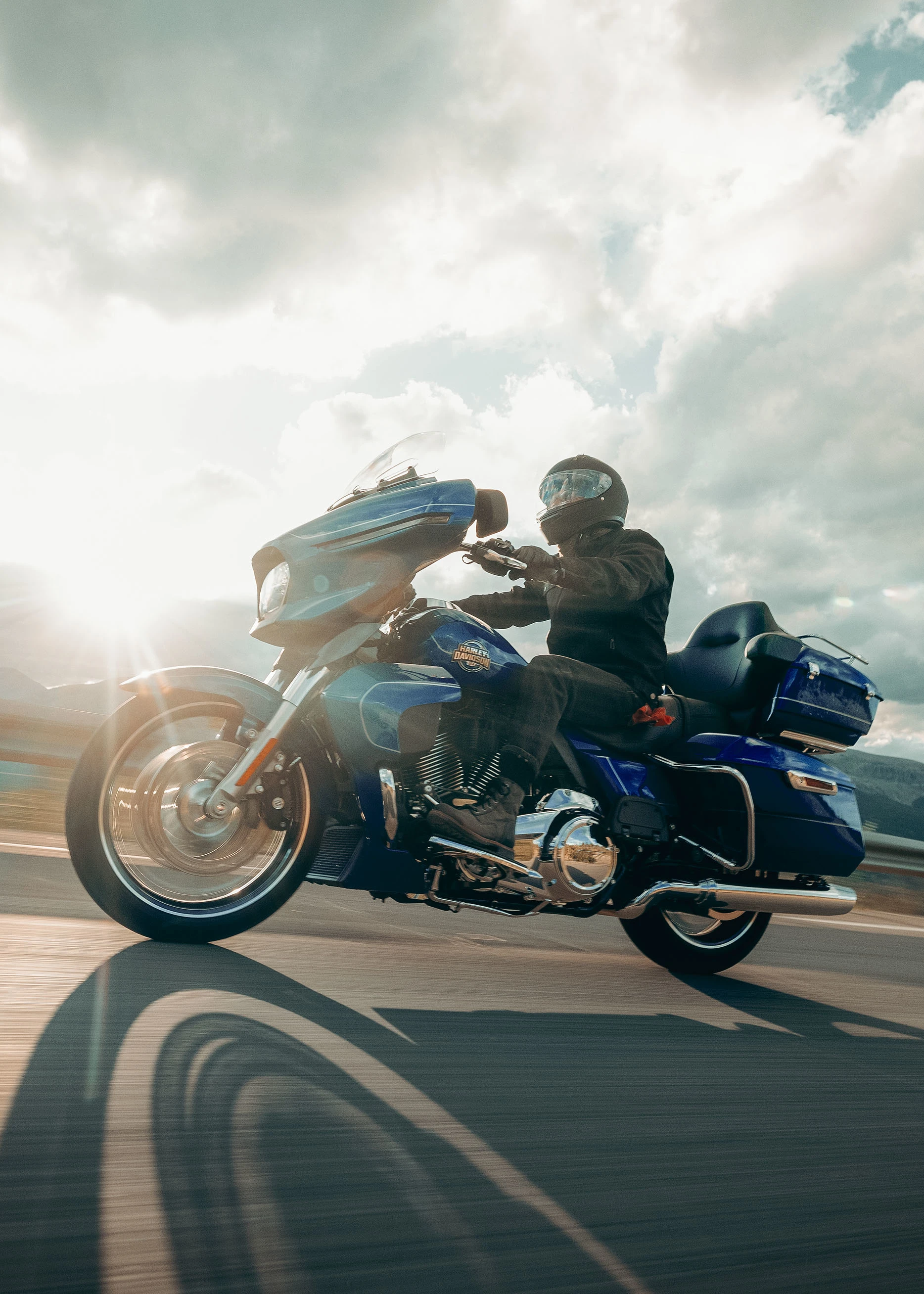 2025 Street Glide Ultra Motorcycle | Harley-Davidson USA