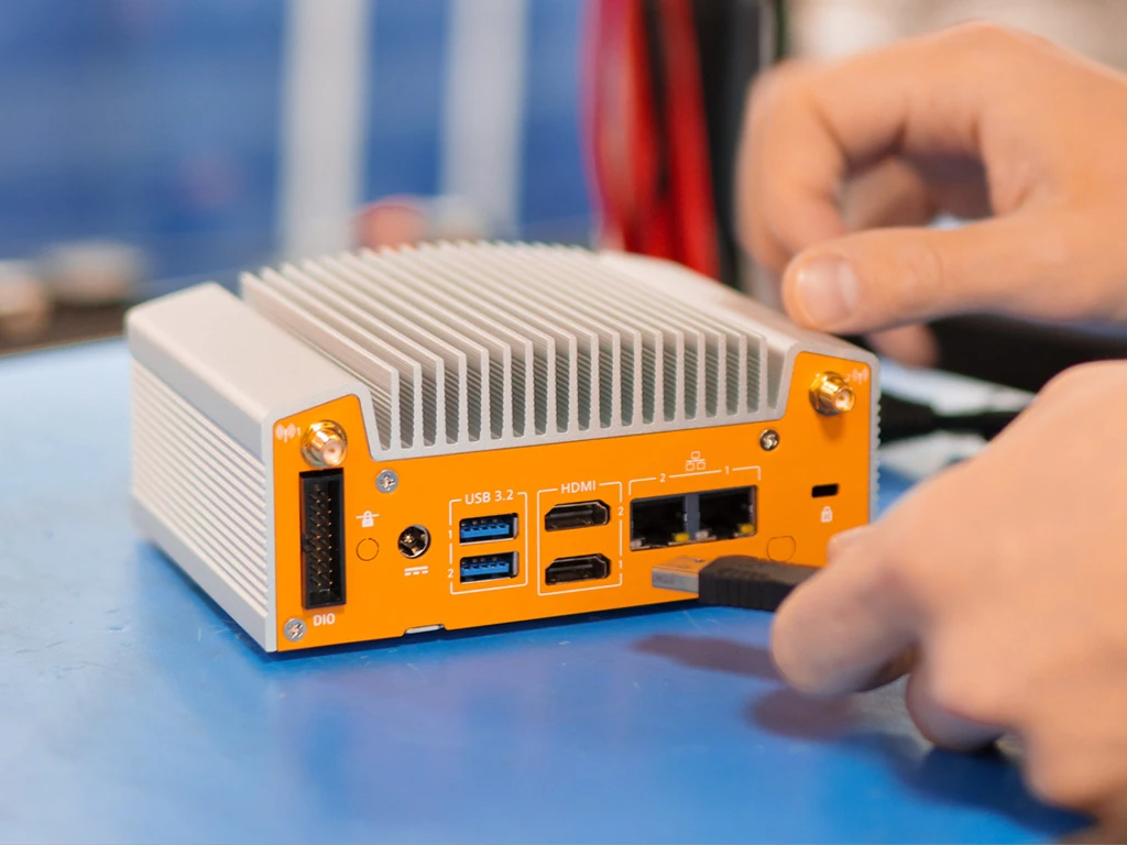 ML100G-Refresh-Series--1.jpg?fm=webp