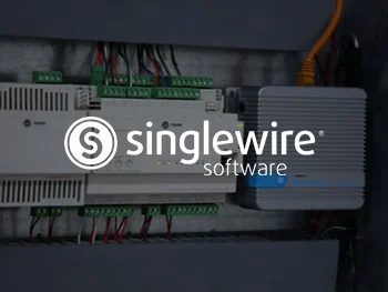 Singlewire-Logo über einem individuell gebrandeten Industriecomputer ...