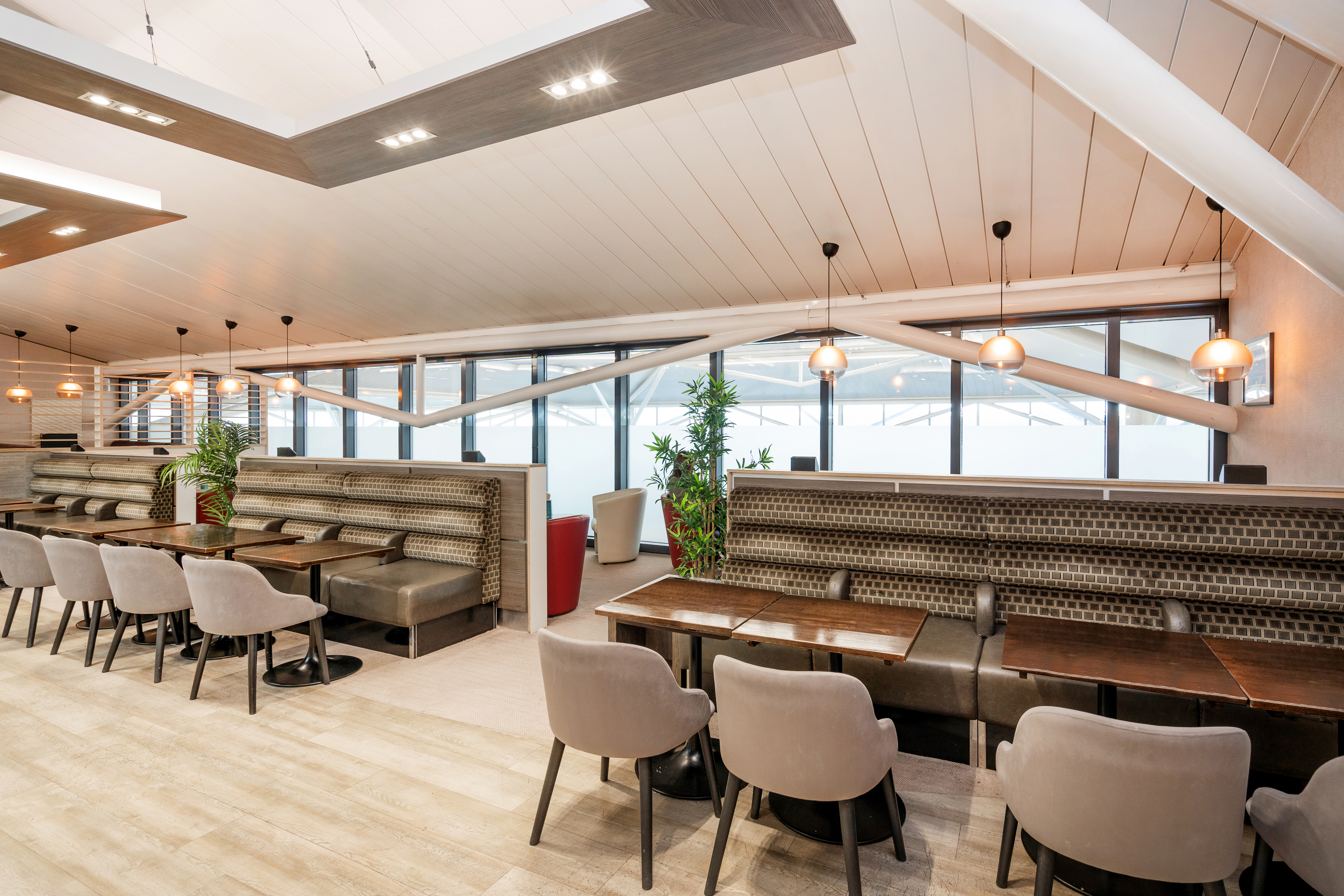 Essence BRS AIRPORT Bristol International | Priority Pass