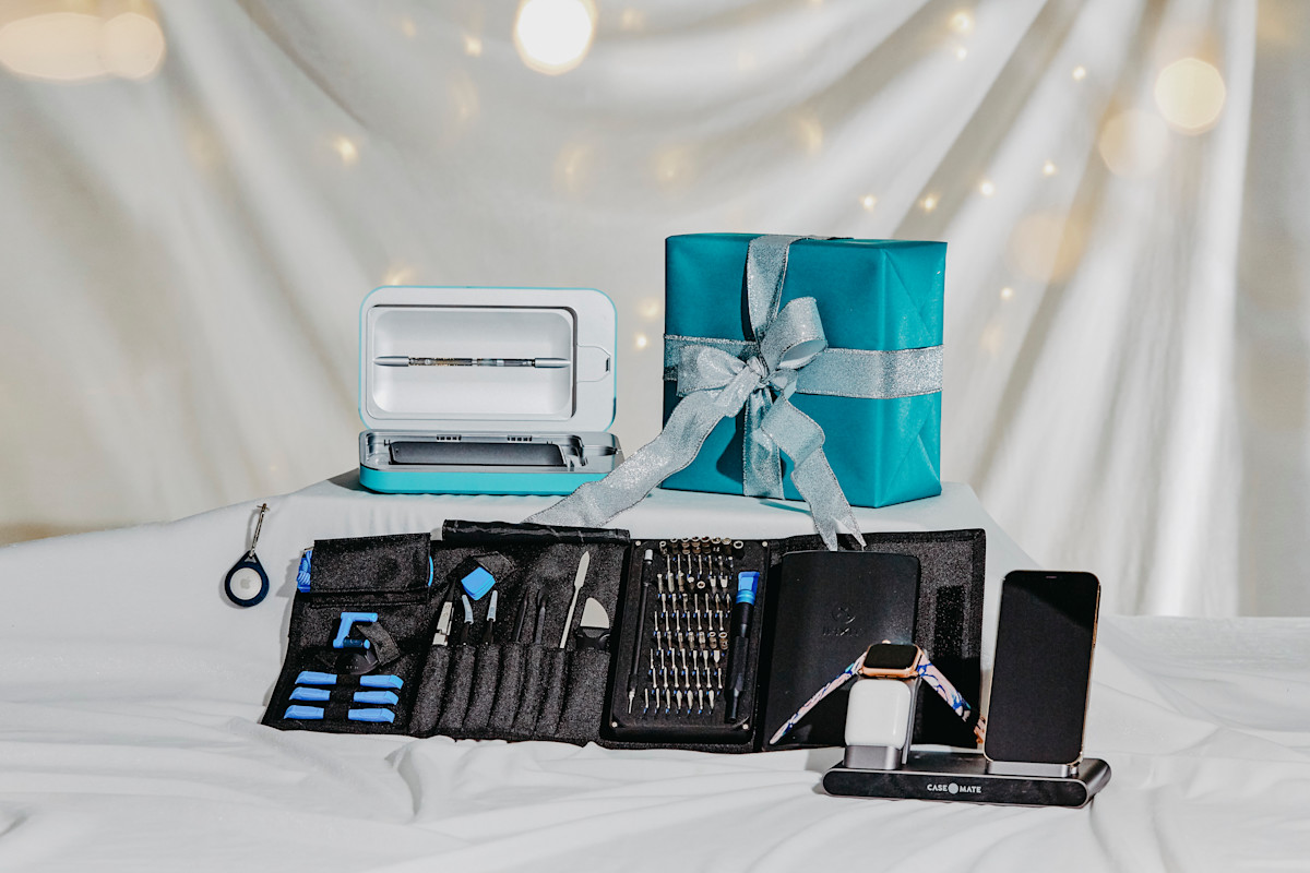 19 Tech Gifts Under $500 This Holiday Season | TheSkimm | theSkimm
