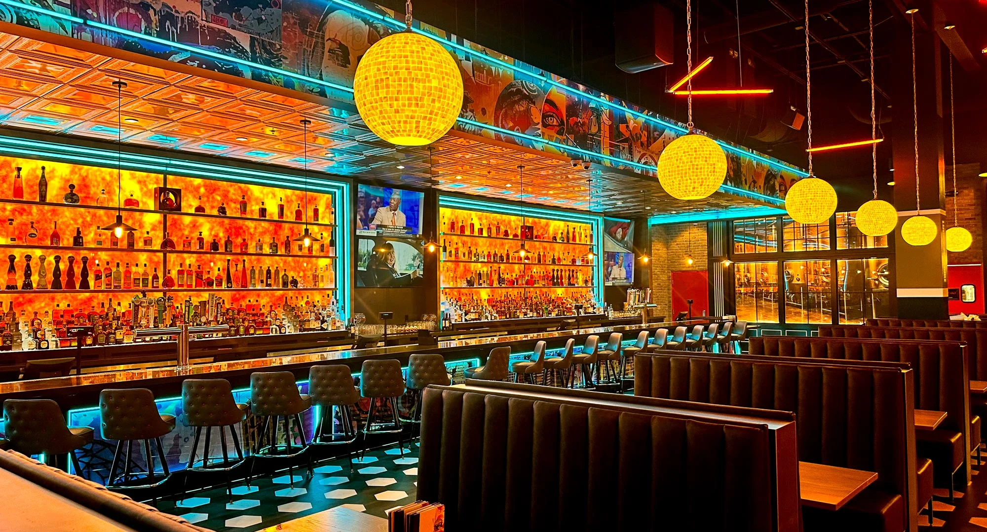 Bowling, Sports Bar, Arcade & More | Lucky Strike Southlands