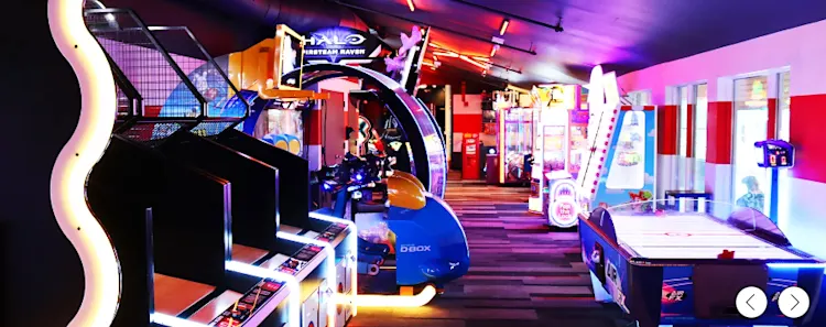 Bowling Alley, Lounge, & Entertainment in NYC | Lucky Strike Chelsea Piers