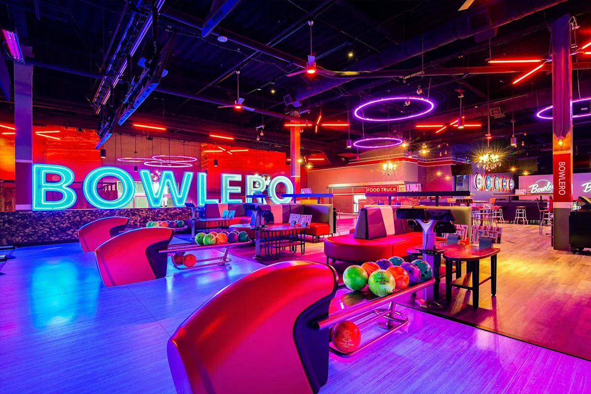 Bowling, Arcade, Sports Bar & Party Venue | Bowlero Northrock