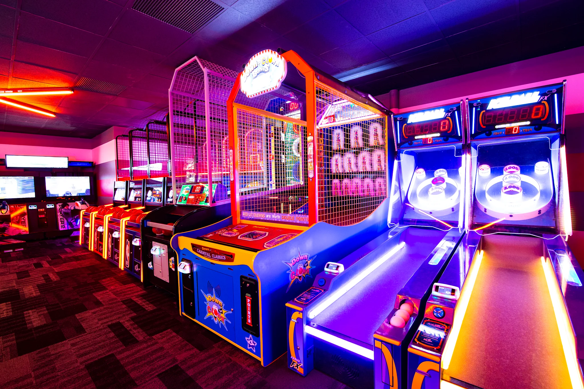 Entertainment - Arcade Games, Lounge, Billiards & More | Lucky Strike