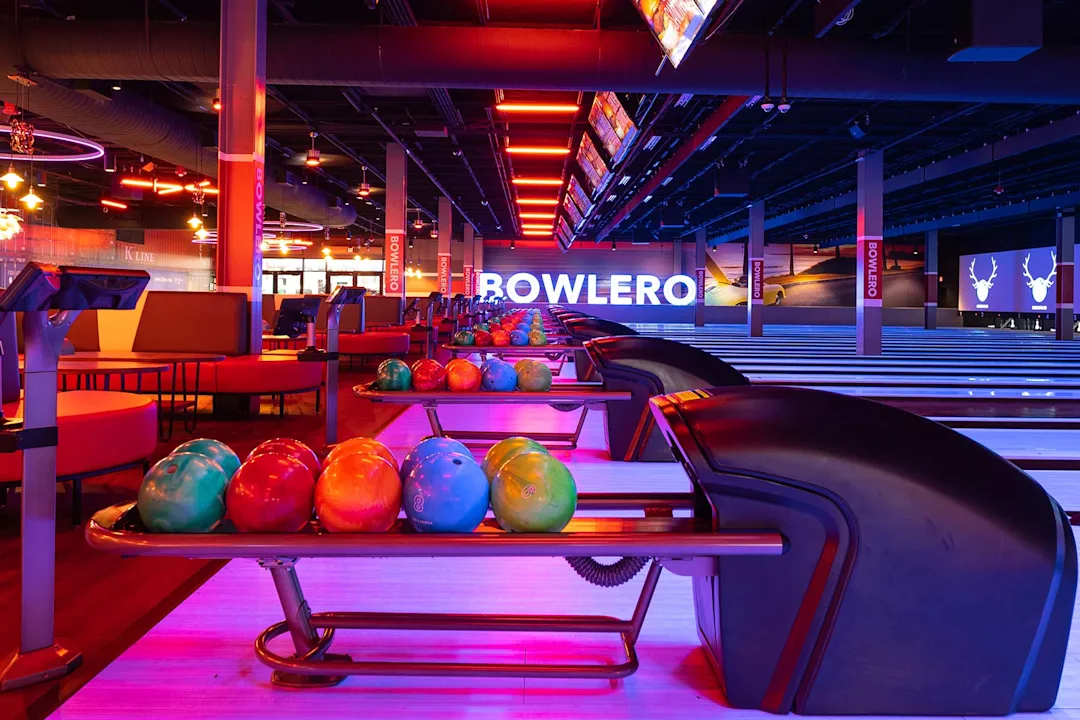 Bowling Alley, Arcade, Bar, & More | Bowlero Dallas