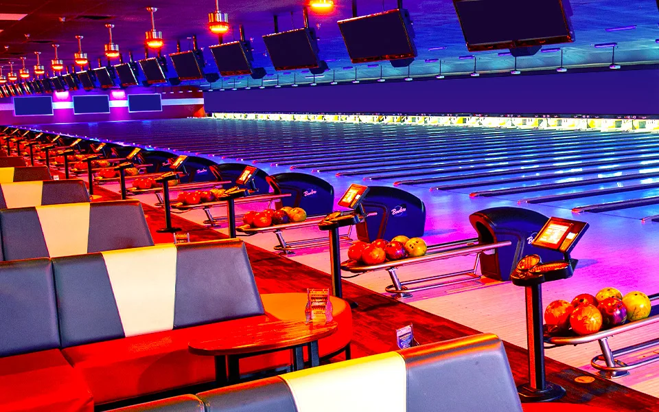 Bowling Alley, Sports Bar, Event Venue, & More | Lucky Strike Jupiter