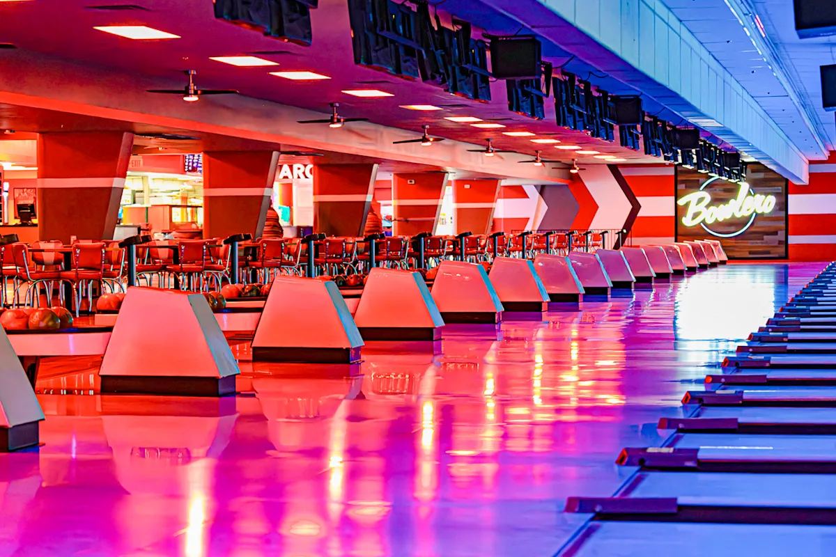 Bowling Alley, Sports Bar, Event Venue, & More | Bowlero Northridge