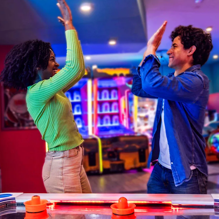 Teen Birthday Party Venues | Bowlero