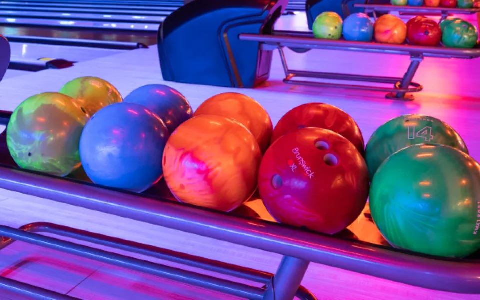 Bowling Alley, Party Venue & Sports Bar | Bowlmor