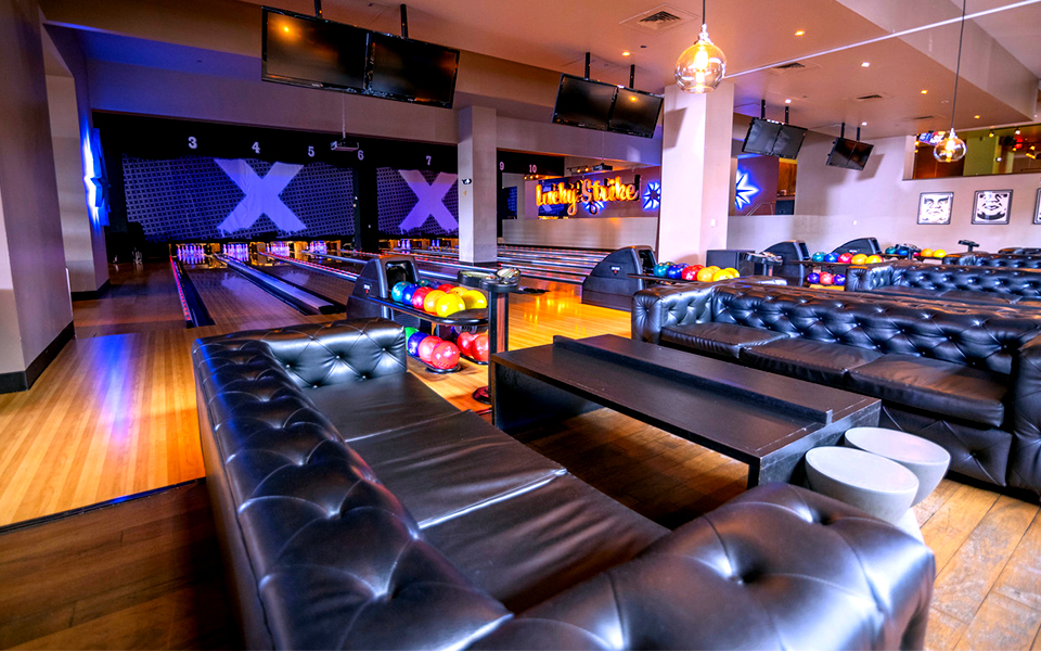 Lucky Strike Lanes 20110223_bowling_happy_hour.jpg